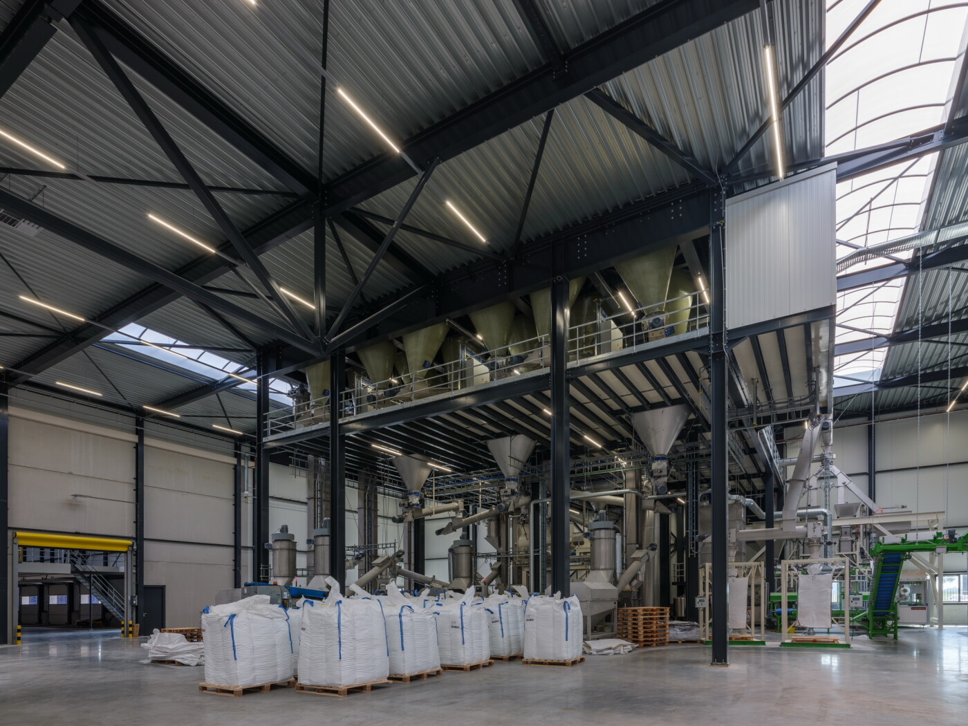 Fabriek met kantoor FF Chemicals - Brand I BBA Architecten